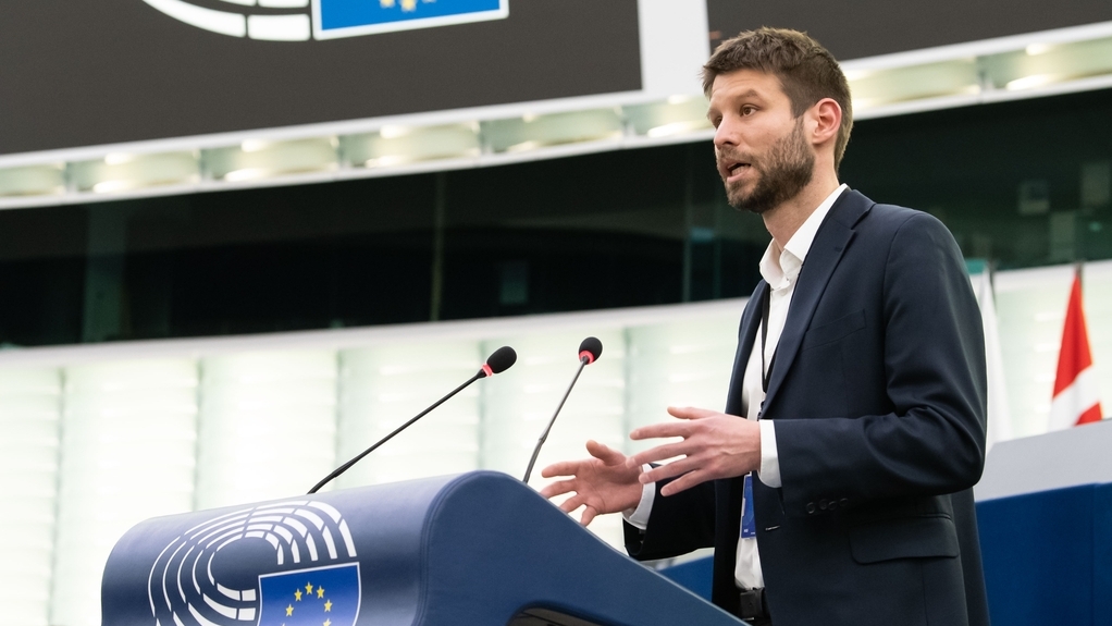 Michal Šimečka: Európsky parlament musí konečne a naplno vyhlásiť, že ...